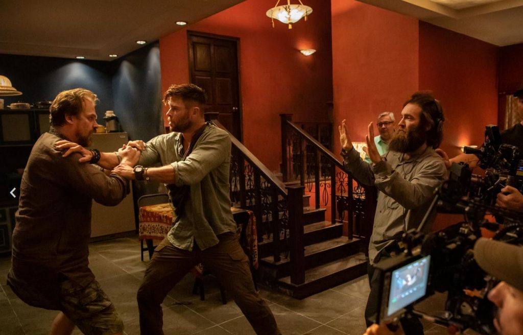 Resgate, estrelado por Chris Hemsworth ganha novas imagens e poster ...