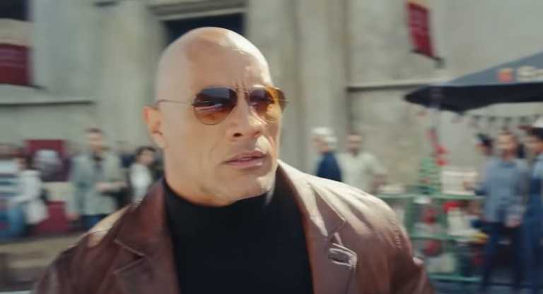 Alerta Vermelho: Filme com Dwayne Johnson e Gal Gadot recebe teaser ...