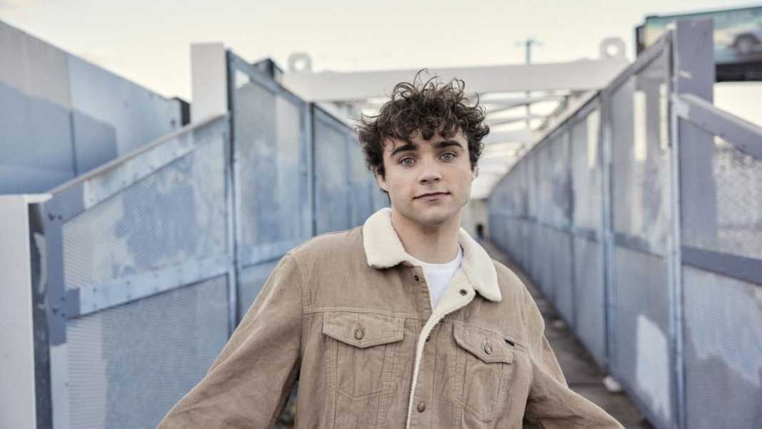 Michael Bishop substituirá Jordan Elsass em Superman & Lois - MeUGamer