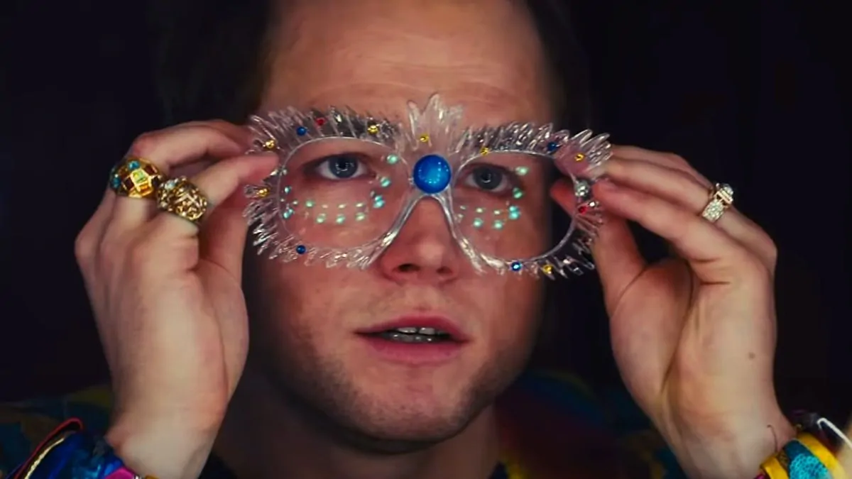 Rocketman, filme sobre Elton John já está disponível na Netflix - MeUGamer